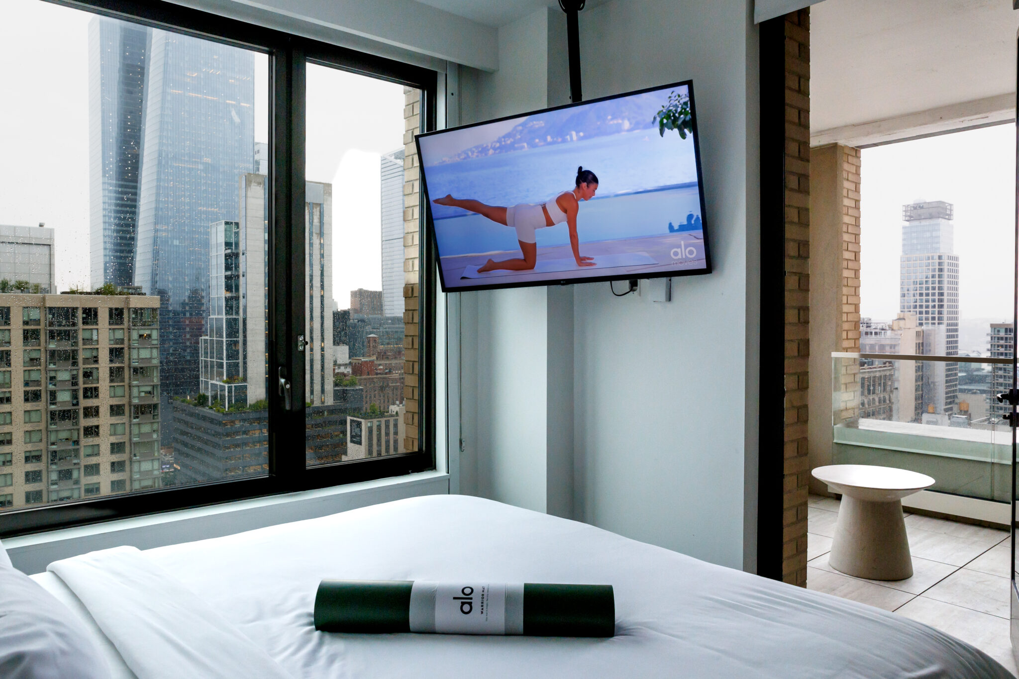 Arlo X Alo Moves - Arlo Hotels