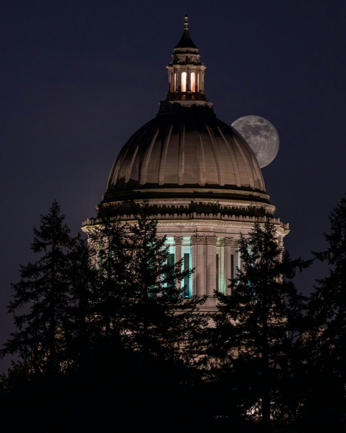 Exploring Washington DC's Haunted Landmarks | Arlo Blog